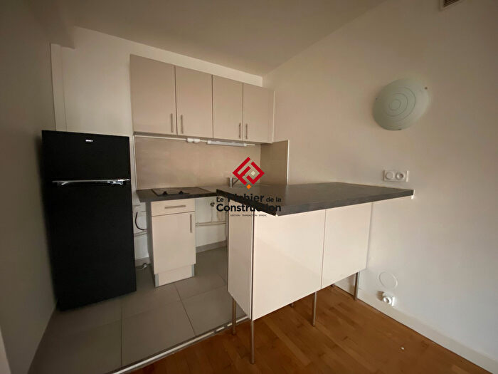 Appartement 2 pièces à Grenoble, Bajatière, à louer