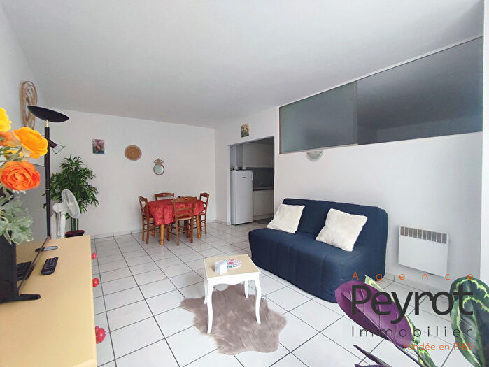 Appartement à louer - Perpignan, Clémenceau - 2 pièces - 1 chambre