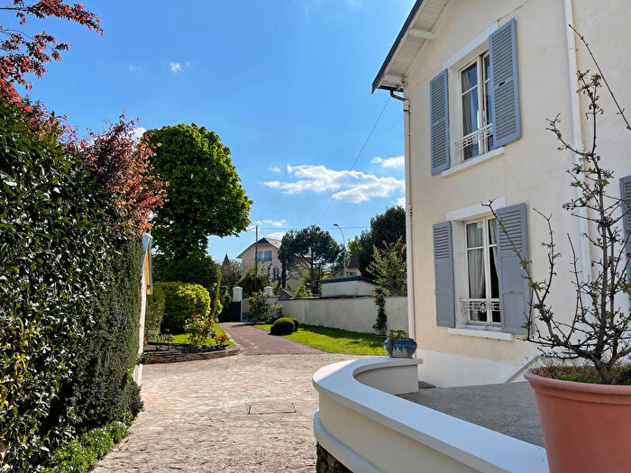 Maison à vendre - Chatou, Est - 8 pièces - 5 chambres
