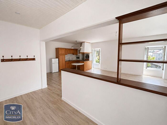 Maison 4 pièces à Montfaucon-Montigné, à louer