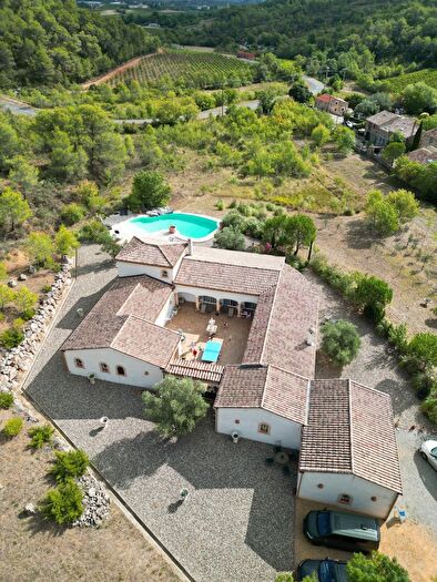 Maison à vendre - Saint-Chinian - 7 pièces - 5 chambres