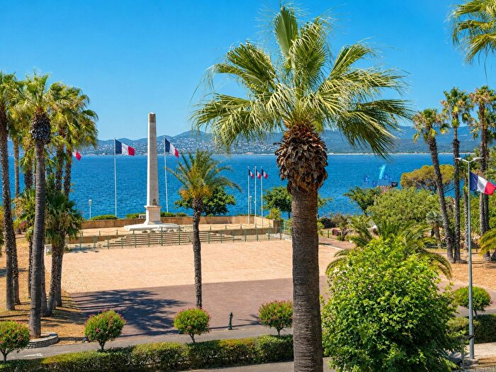 Appartement 1 pièce à Saint-Raphaël, Veyssières, à vendre