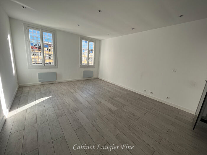 Marseille 1er, Palais de Justice : Appartement 2 pièces à louer