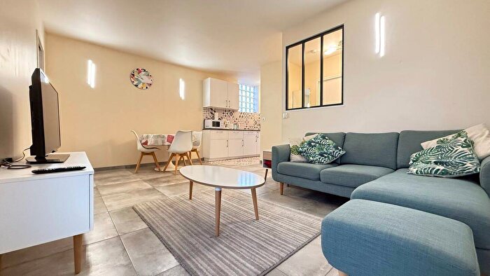 Appartement à louer - Cimetière, Neuilly-sur-Marne - 2 pièces - 1 chambre