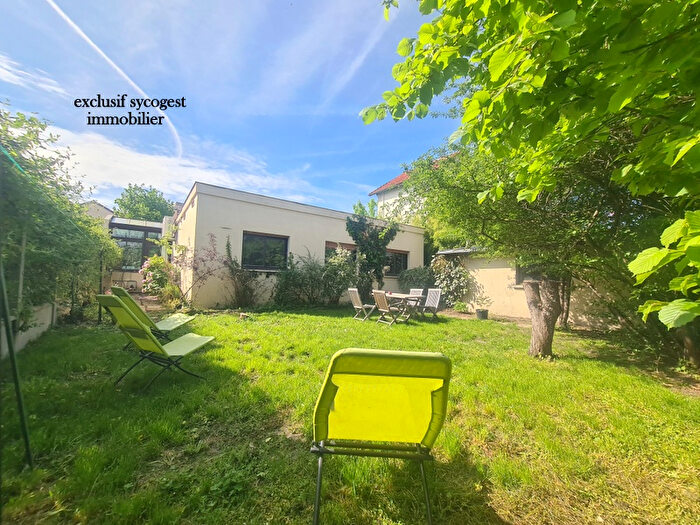 Maison 9 pièces à Bondy, Les Mérisiers, à vendre