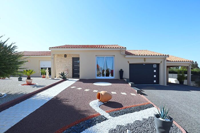 Maison 7 pièces à Sauzé-Vaussais, à vendre