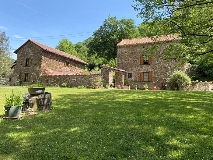 Maison 8 pièces à vendre à Arthès