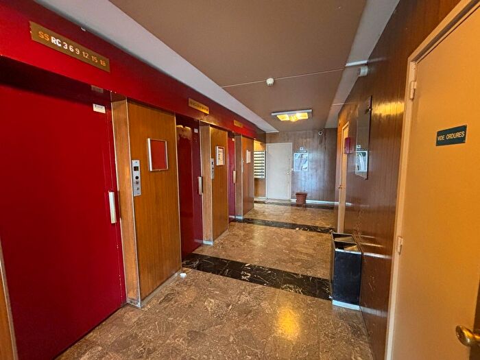 Appartement à vendre - Choisy-le-Roi, Centre-ville, Parc Prairie, Hautes Bornes - 2 pièces - 1 chambre