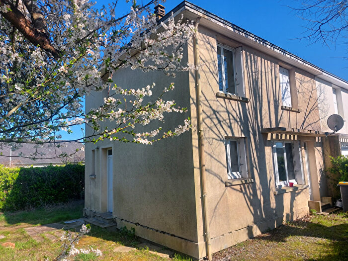Maison à vendre - Noyant - 5 pièces - 3 chambres