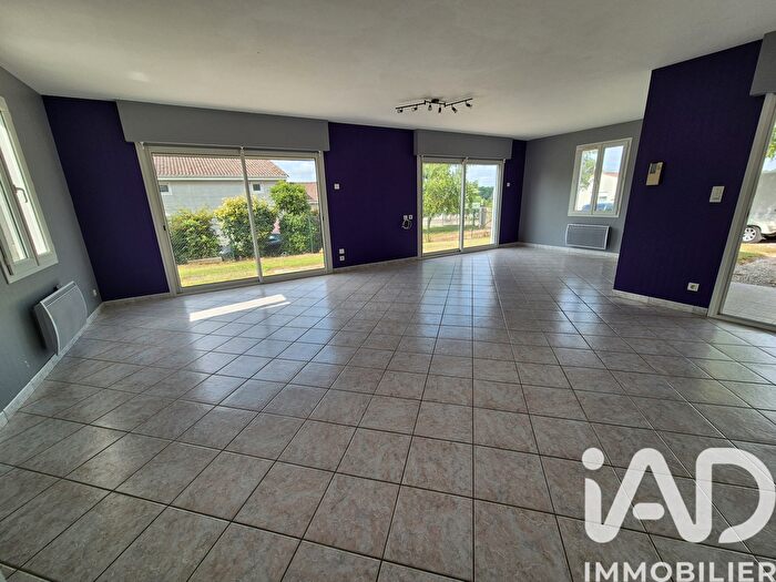 Maison à vendre - Saint-Maigrin - 5 pièces - 4 chambres