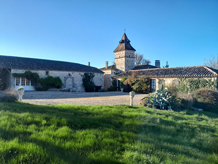 Maison à vendre - Brassac - 11 pièces - 5 chambres