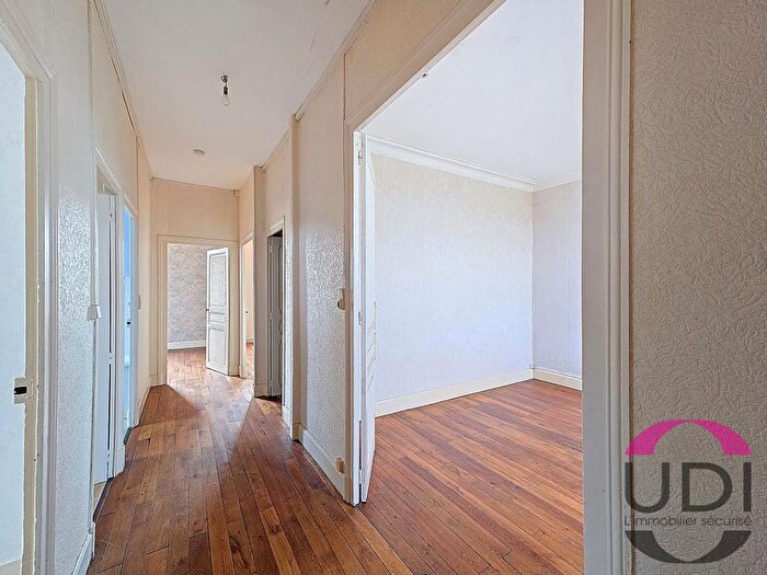 Maison à vendre - Montluçon, Saint-Jean, Chantoiseau, Ilets - 6 pièces - 5 chambres