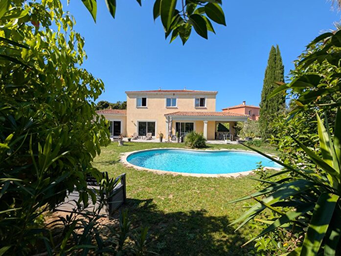 Maison 6 pièces à Pézenas, à vendre