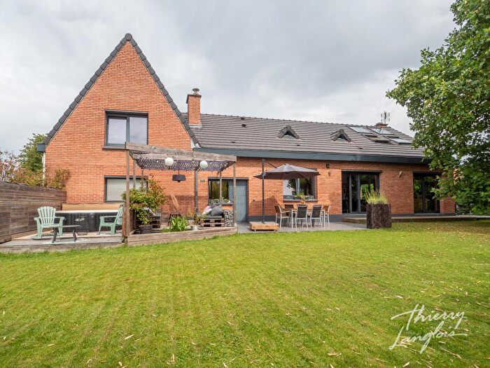 Maison 9 pièces à Chéreng, à vendre