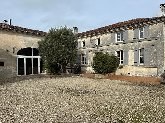 Maison à vendre - Saint-Même-les-Carrières - 7 pièces - 3 chambres