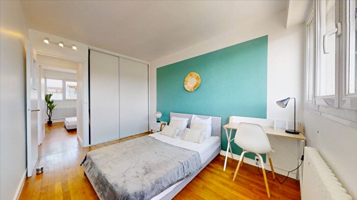 Appartement à louer - Palente, Orchamps, La Combe Saragosse, Besançon - 4 pièces - 3 chambres