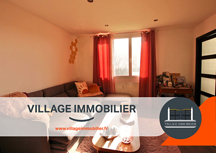 Appartement à vendre - Saint-Priest, Revaison - 3 pièces - 2 chambres