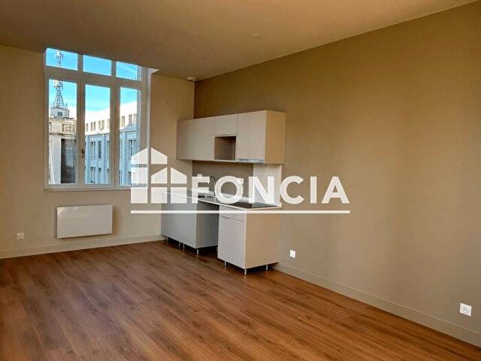 Appartement à louer - Trois Quartiers-Centre Ville, Poitiers - 3 pièces - 2 chambres