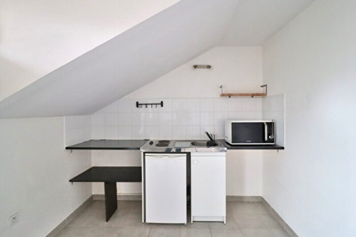 Appartement à louer - Saint-Pouange - 1 pièce