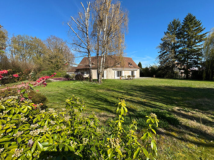 Maison à vendre - Autouillet - 9 pièces - 5 chambres