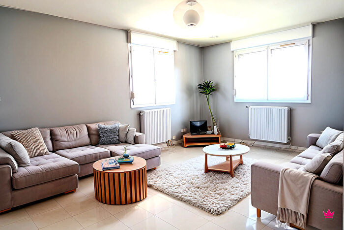 Appartement à vendre - Saint-Priest, Menival - 3 pièces - 2 chambres