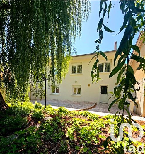 Maison à louer - Plain Champs-Clos Roger-Noue Brossard, Chelles - 7 pièces - 5 chambres