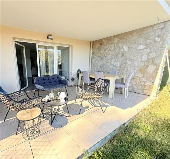 Appartement à louer - Roquebrune-sur-Argens, Val dEsquières, Port - 2 pièces - 1 chambre