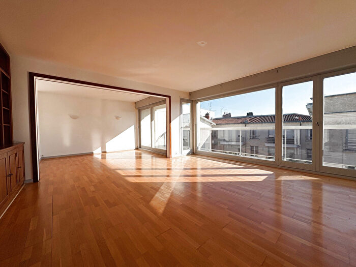 Appartement à louer - Bordeaux, Nansouty - 4 pièces - 3 chambres
