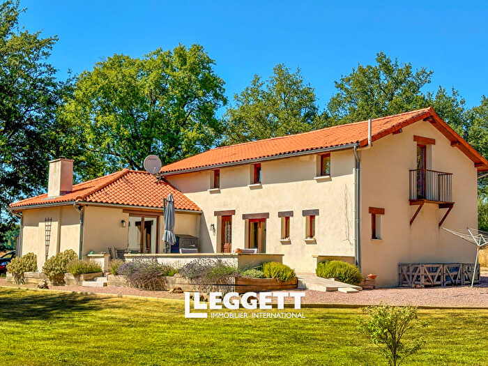 Maison à vendre - Nontron - 10 pièces - 4 chambres