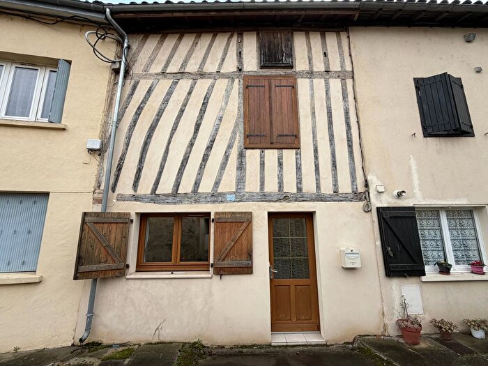 Maison à louer - Nogaro - 3 pièces - 2 chambres