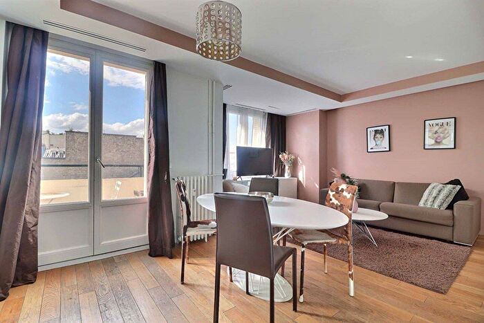 Appartement à louer - Saint Philippe du Roule, Paris ème arrondissement - 1 pièce