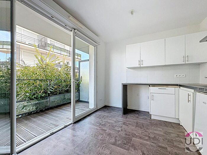 Appartement 1 pièce à Corbeil-Essonnes, Nacelle, Papeterie, à vendre