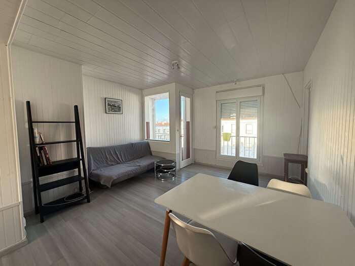 Appartement à vendre - Royan, Centre-ville - 3 pièces - 2 chambres