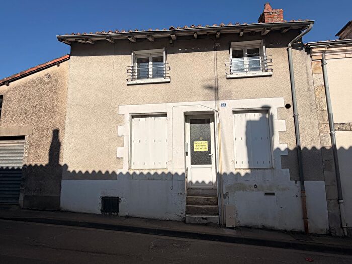 Maison 6 pièces à vendre à Charroux