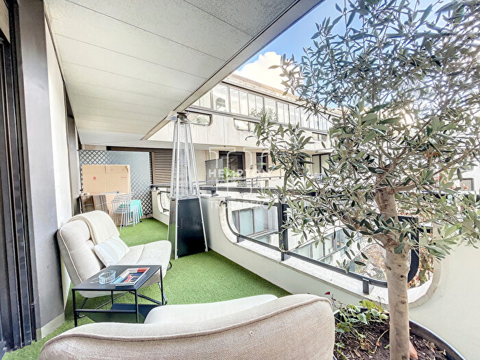 Appartement à louer - Paris e , Dauphine - 3 pièces - 2 chambres