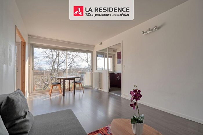 Appartement à vendre - Saint-Cloud, Centre-ville - 4 pièces - 3 chambres