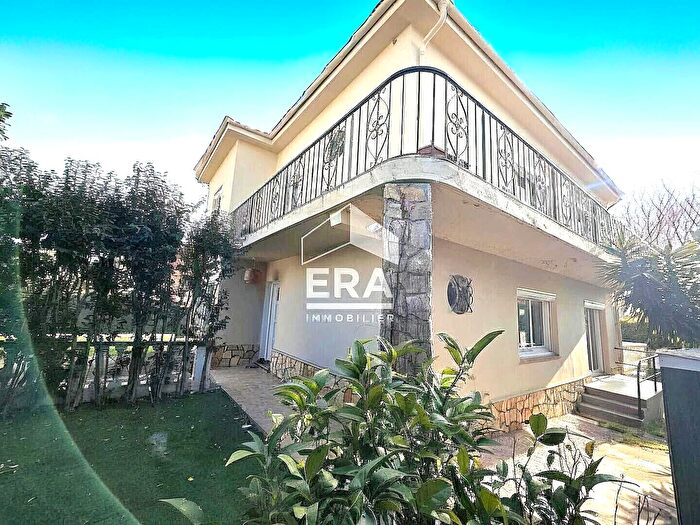 Maison à vendre - Villeneuve-Loubet, Plage - 6 pièces - 5 chambres