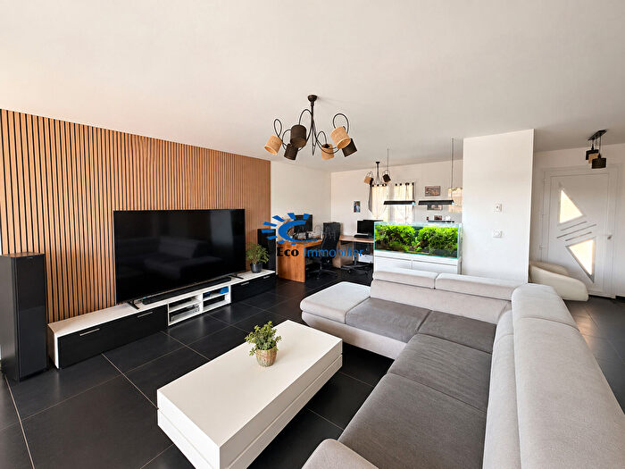 Maison 5 pièces à Ardillières, à vendre