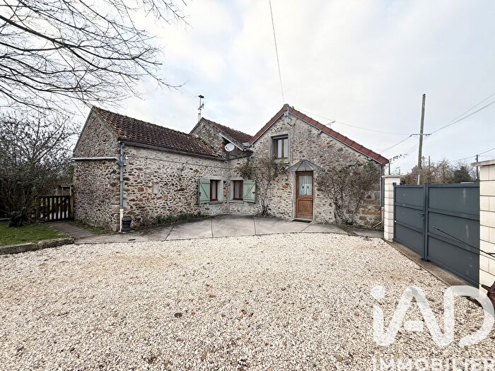 Maison à vendre - Villeneuve-les-Bordes - 5 pièces - 3 chambres