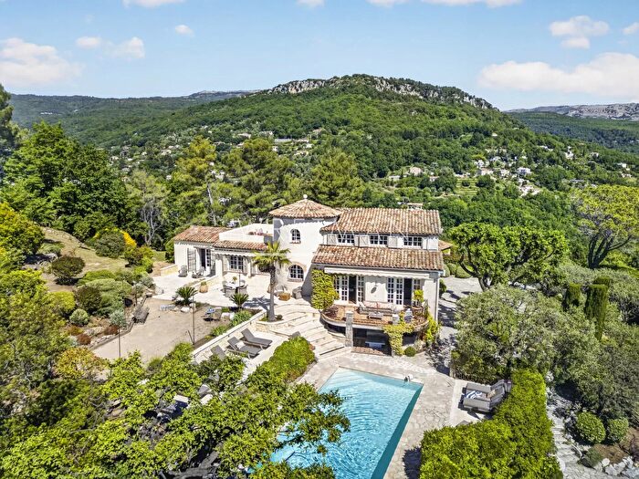 Maison à Châteauneuf-Grasse, à vendre