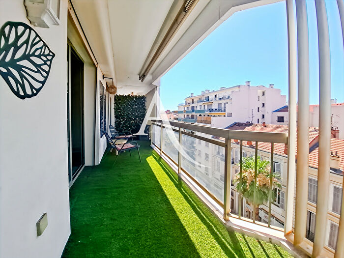 Appartement à vendre - Cannes, Centre-ville - 2 pièces - 1 chambre