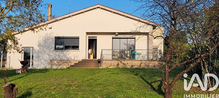 Maison à vendre - Saint-Jean-dAngély - 7 pièces - 4 chambres