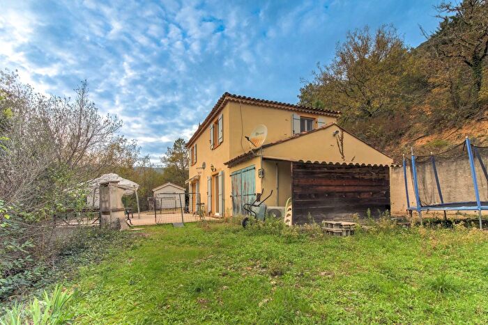 Maison à vendre - Roquestéron, Roquesteron - 4 pièces - 3 chambres