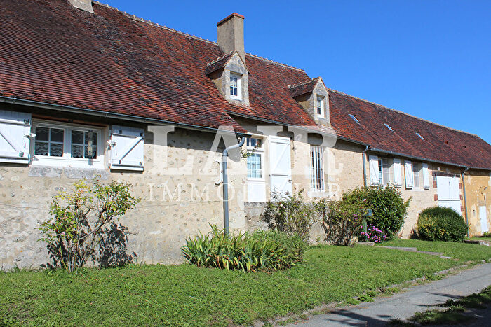 Maison 11 pièces à Saint-Cyr-la-Rosière, à vendre