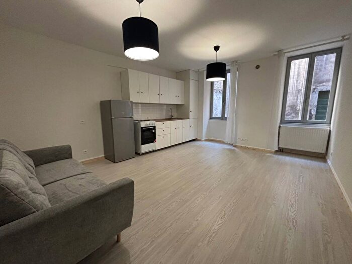 Appartement à louer - Capucine-Gare-Miroir, Saint-Claude - 3 pièces - 2 chambres