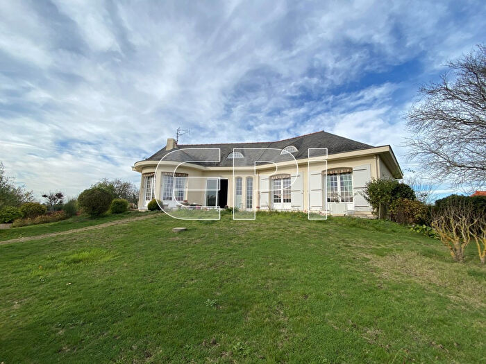 Maison à vendre - Montilliers - 6 pièces - 3 chambres
