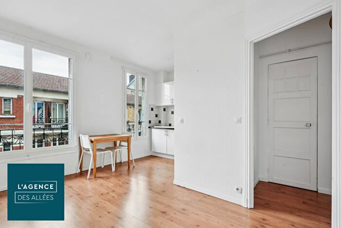 Appartement à vendre - Clichy, République, Victor Hugo - 3 pièces - 2 chambres