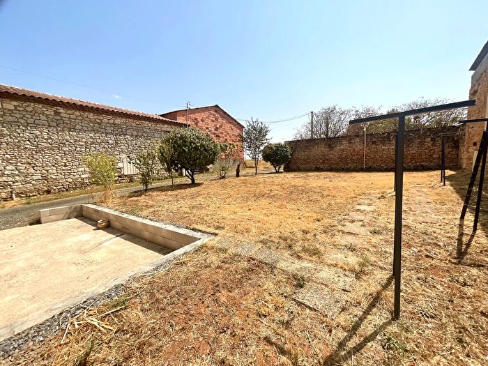 Maison 6 pièces à louer à Roumégoux