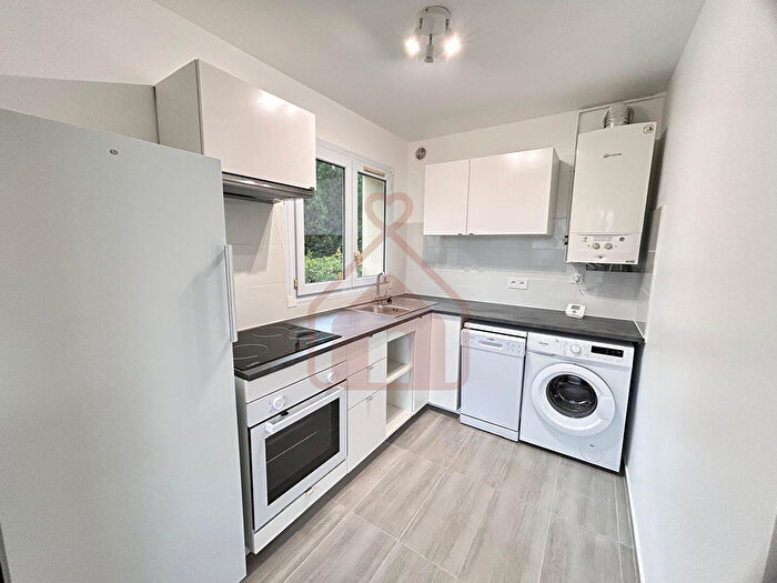 Appartement à louer - Villejuif, Louis Aragon, Vaux de Rome - 3 pièces - 2 chambres