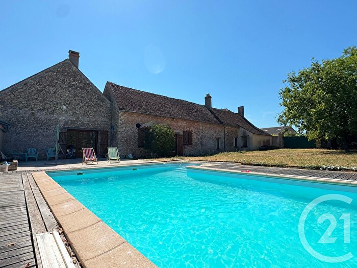 Maison 8 pièces à vendre à Boynes